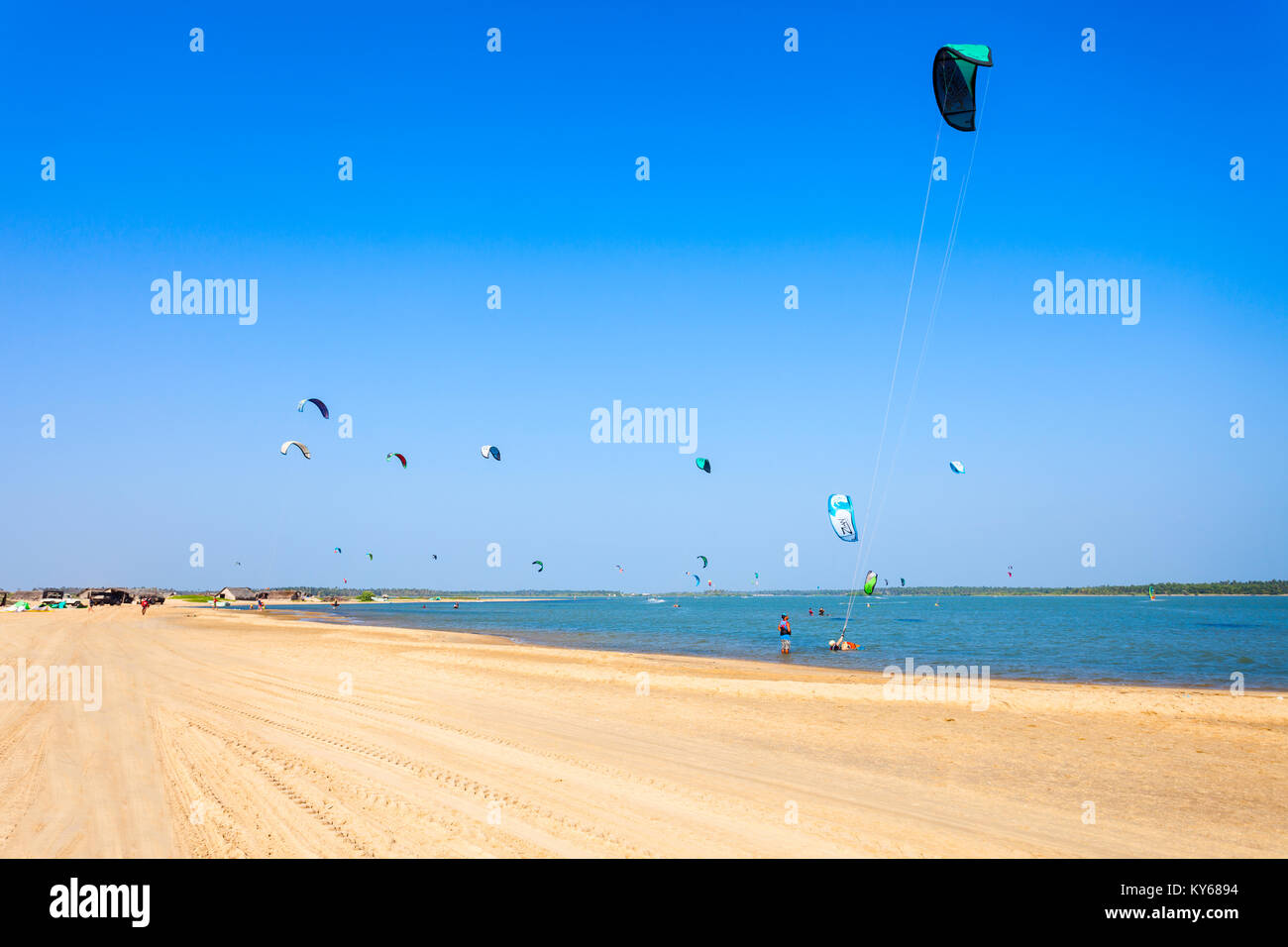 KALPITIYA, SRI LANKA - FEBRUARY 09, 2017: Kitesurfers at the Kalpitiya ...