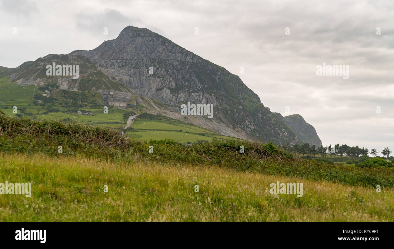 Trefor quarry hi-res stock photography and images - Alamy