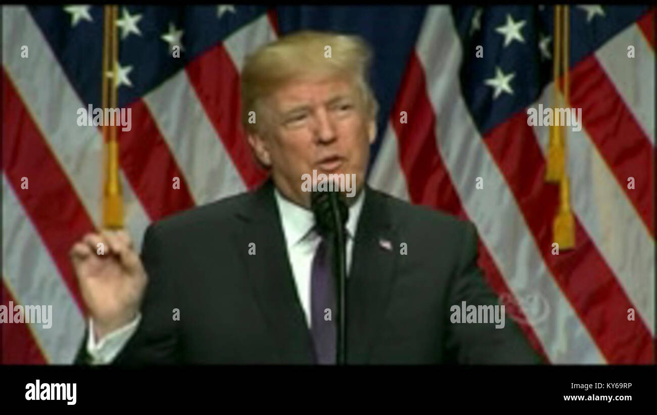 President donald trump microphone hi-res stock photography and images ...