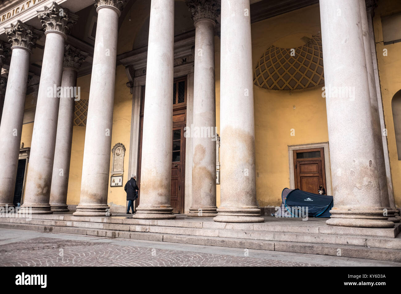 Milano, Italy. 12th Jan, 2018. Homelessness is a huge problem in Milano ...