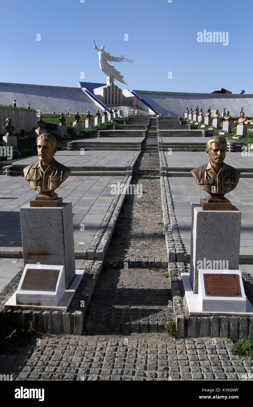 Iraq statues hi-res stock photography and images - Alamy