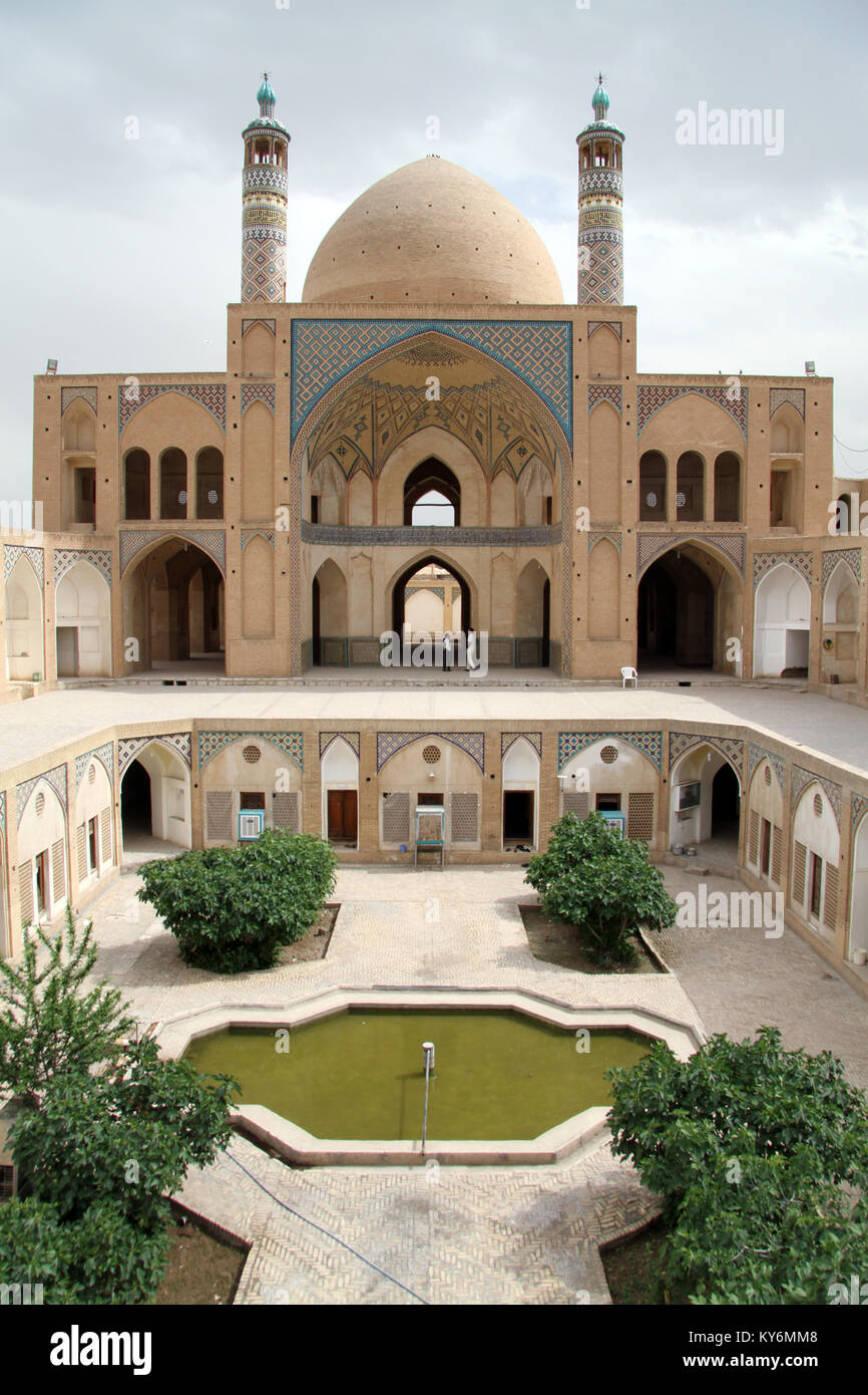 Big mosque hi-res stock photography and images - Alamy