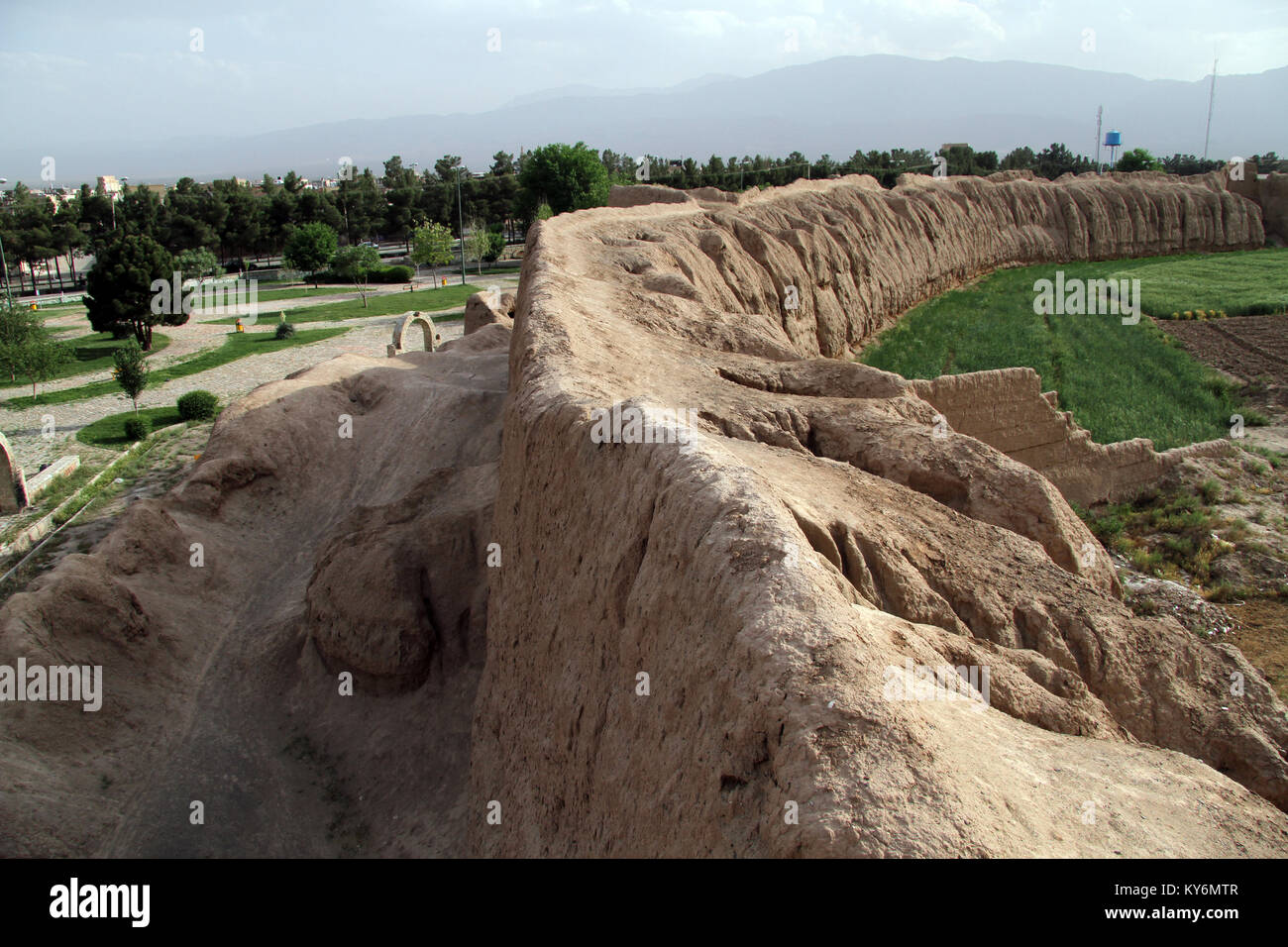 Wall of ancient fortress in Kashan, Iran Stock Photo - Alamy