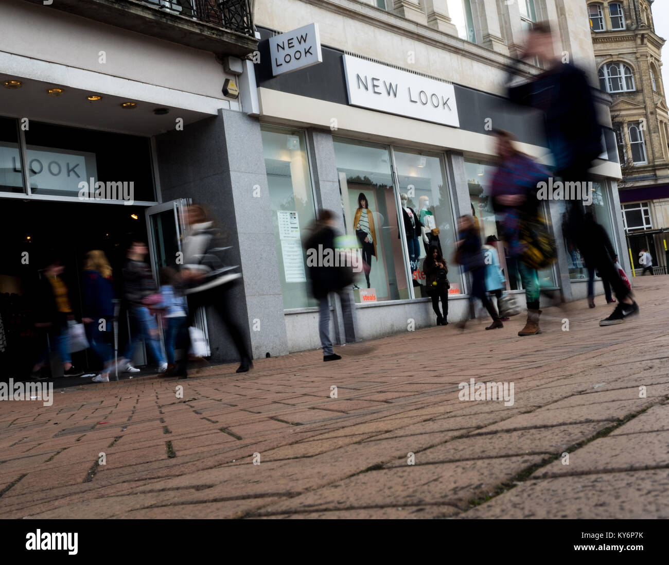 New look store front hi-res stock photography and images - Alamy