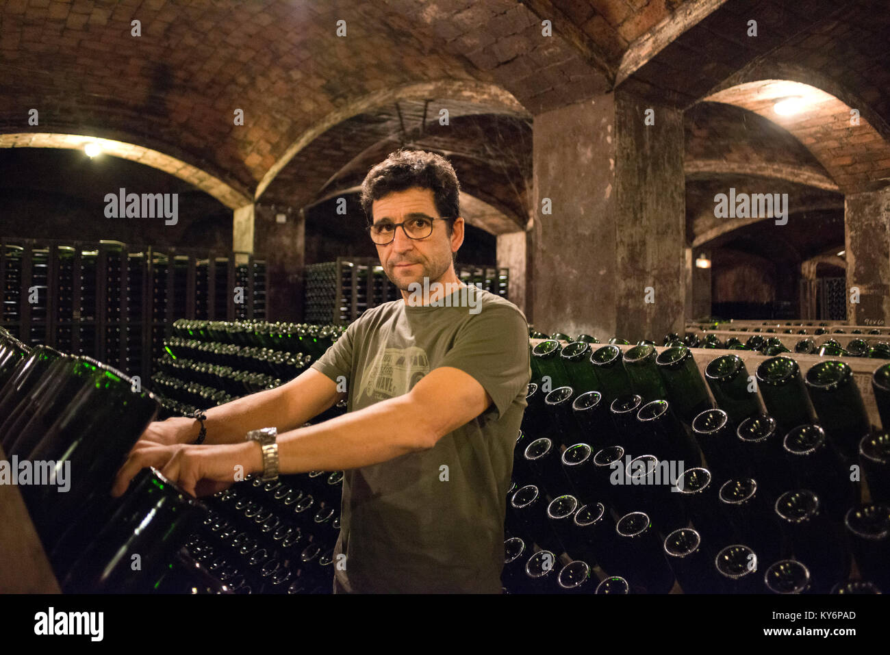 Cava bottles hi-res stock photography and images - Alamy