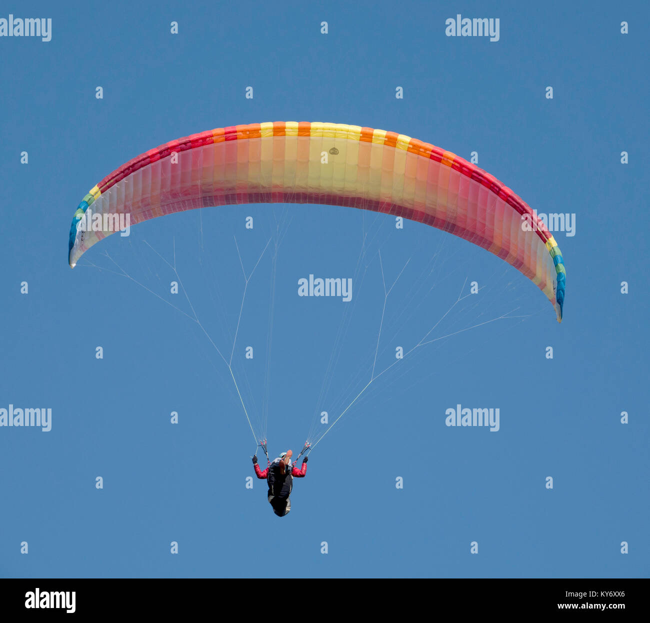 Flying solo pilot hi-res stock photography and images - Alamy