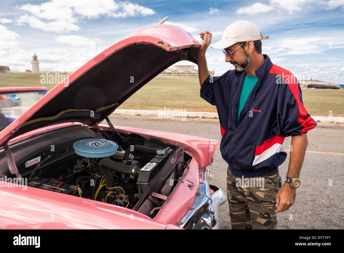 Car bonnet open hi-res stock photography and images - Alamy