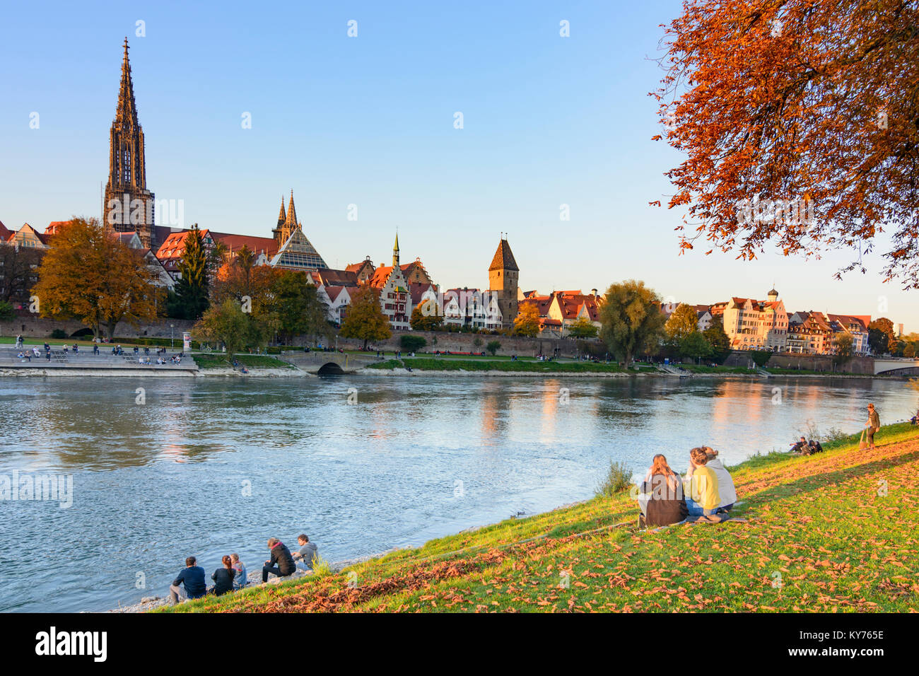 Ulm: river Donau (Danube), church Münster Ulm Minster, people Stock ...