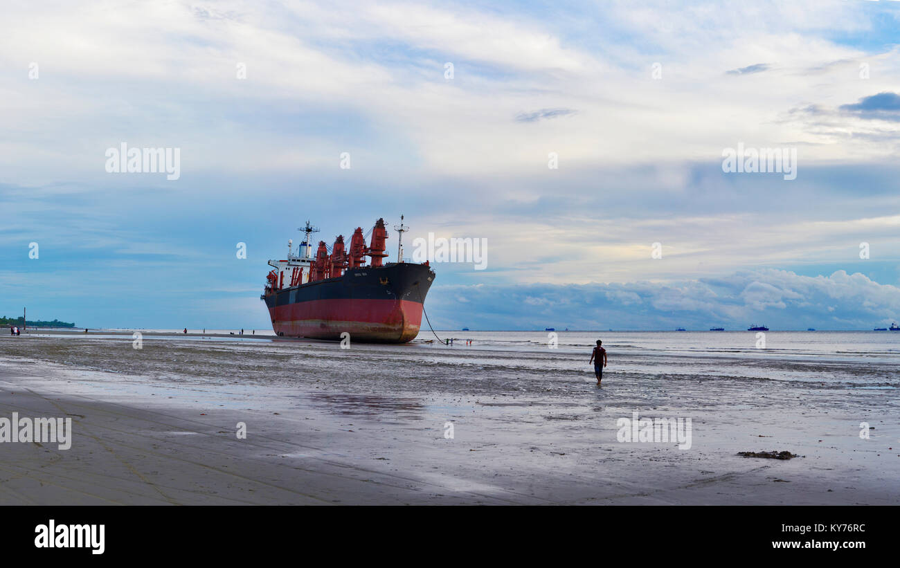 Parkir Char, Chittagong, Bangladesh Stock Photo - Alamy