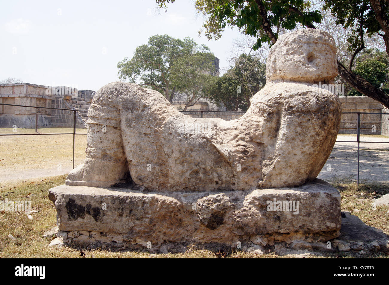 Chac mool stone sculpture hi-res stock photography and images - Alamy