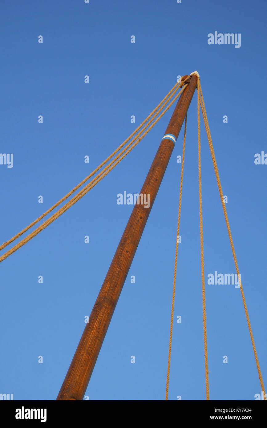 Dhow mast against a blue sky, Manama, Kingdom of Bahrain Stock Photo ...