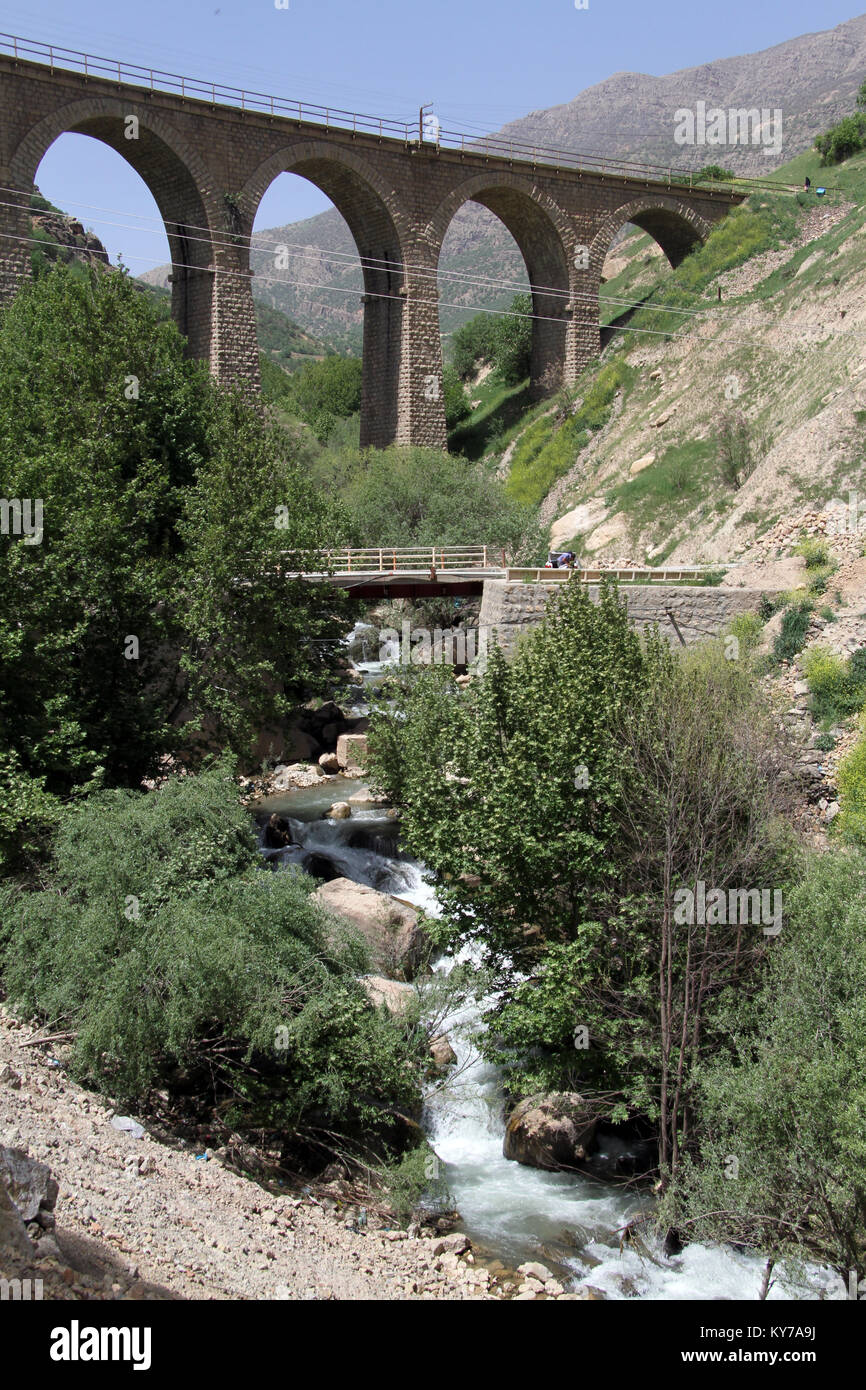 Iran bridges hi-res stock photography and images - Alamy