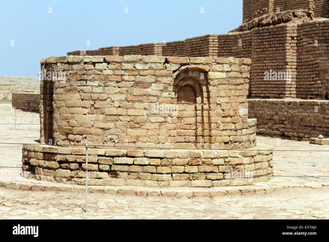 Brick ziggurat Choqa Zanbil near Shush, Iran Stock Photo - Alamy