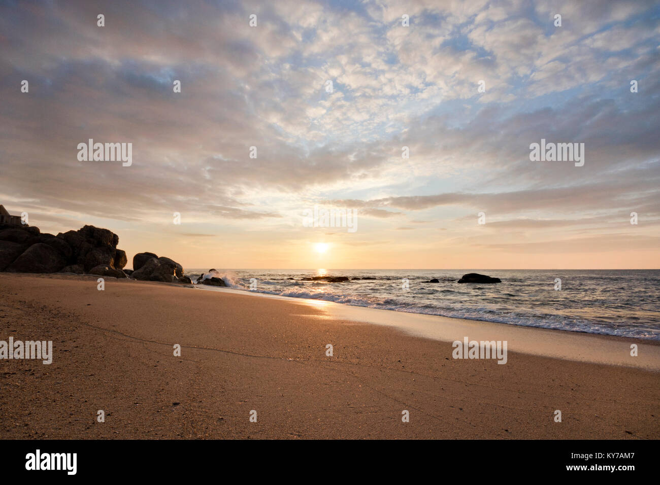 Beautiful sunset portugal beach hi-res stock photography and images - Alamy