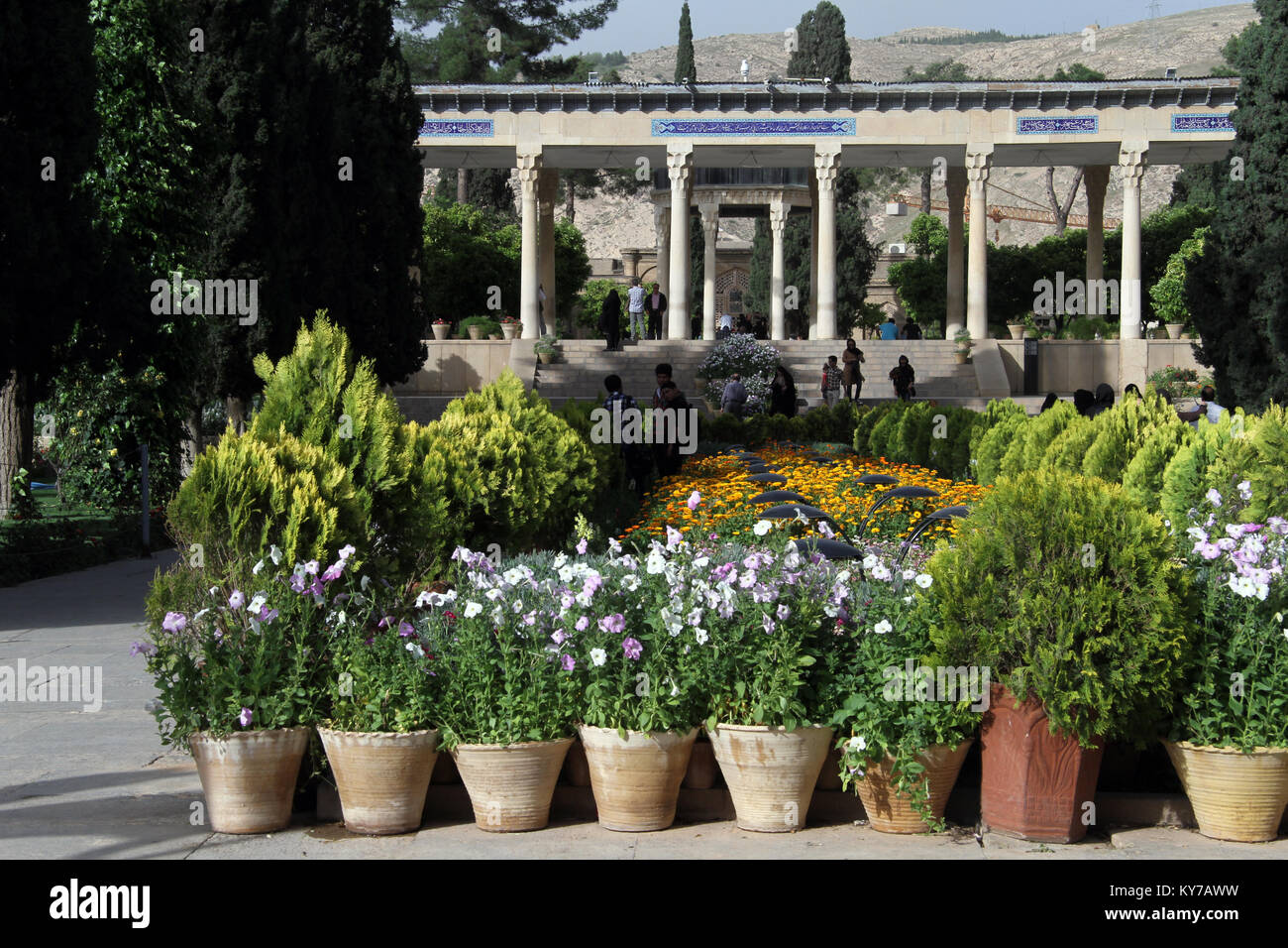 Tomb of hafez in shiraz roof hi-res stock photography and images - Alamy