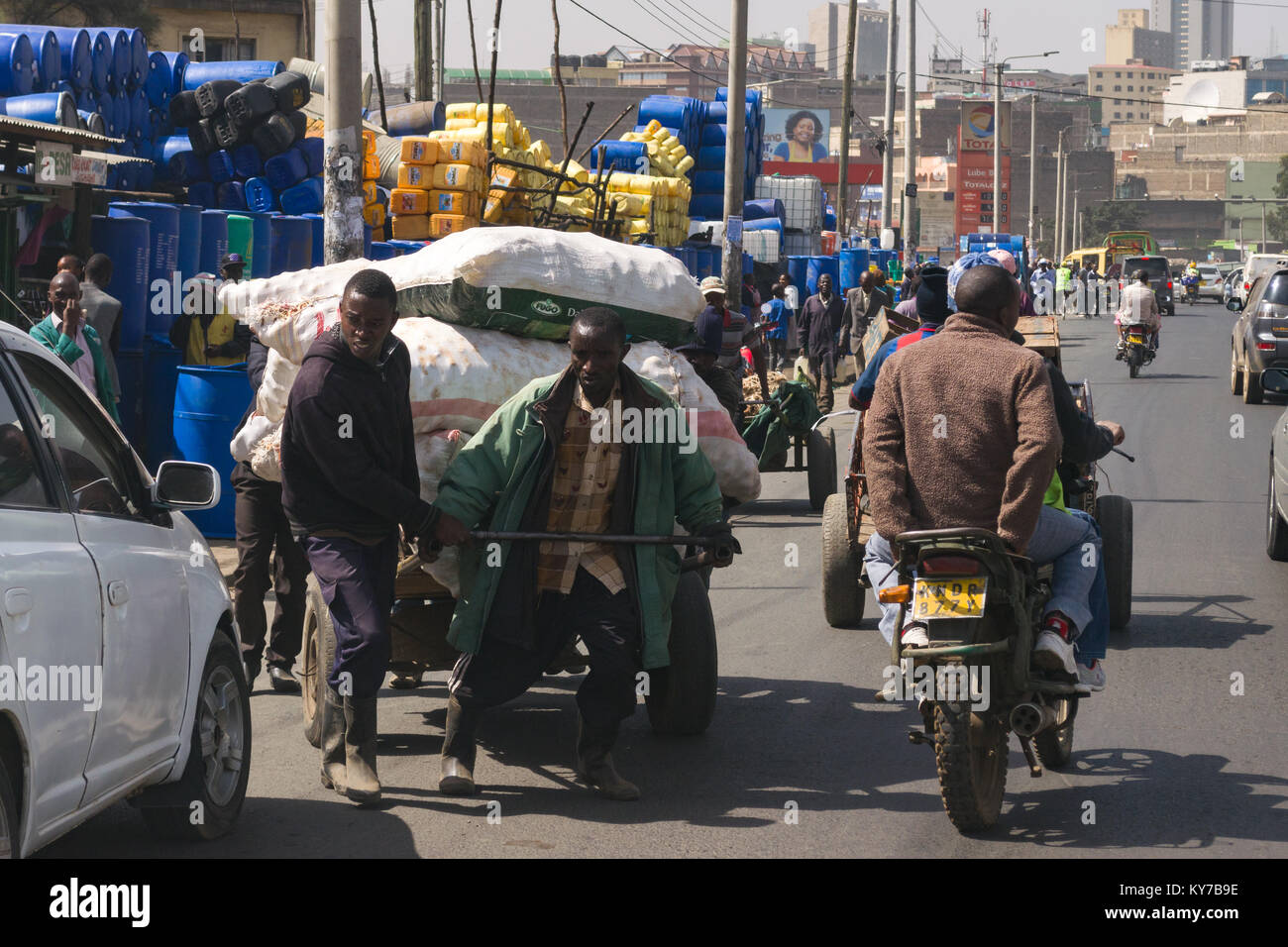 Handcart hi-res stock photography and images - Alamy