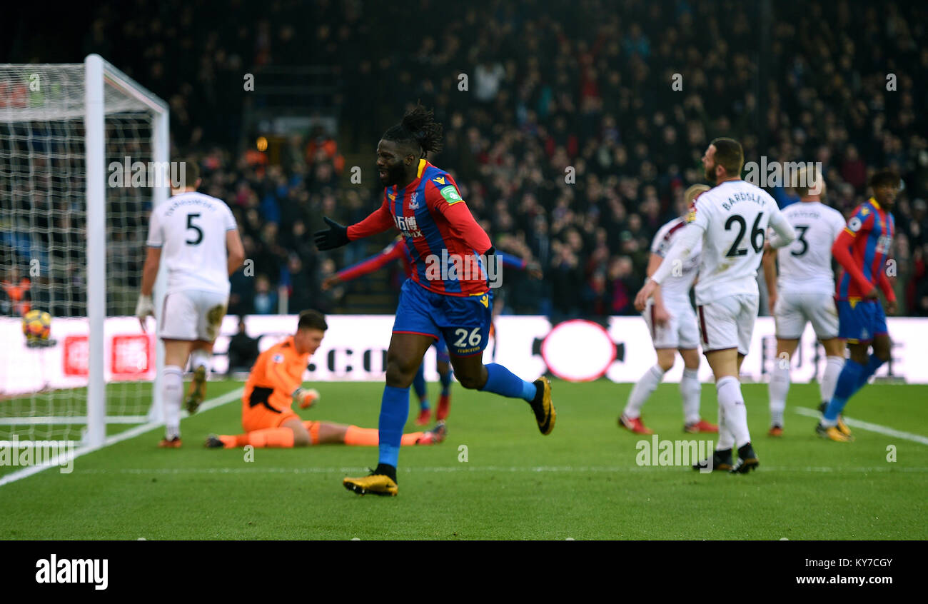 Crystal Palace's Bakary Sako celebrates scoring his side's first goal ...