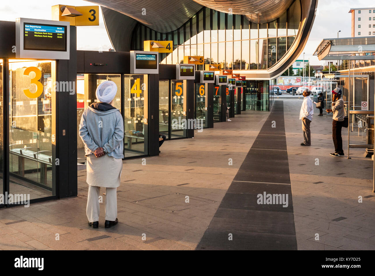 People wait for departures at Slough bus station Stock Photo - Alamy People wait for departures at Slough bus station Stock Photo - Alamy
