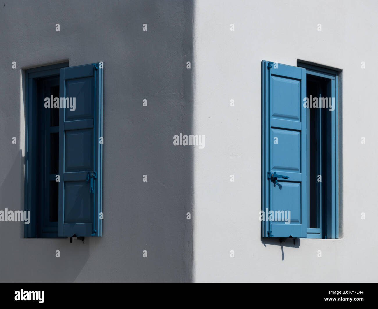 Sun in the windows hi-res stock photography and images - Alamy