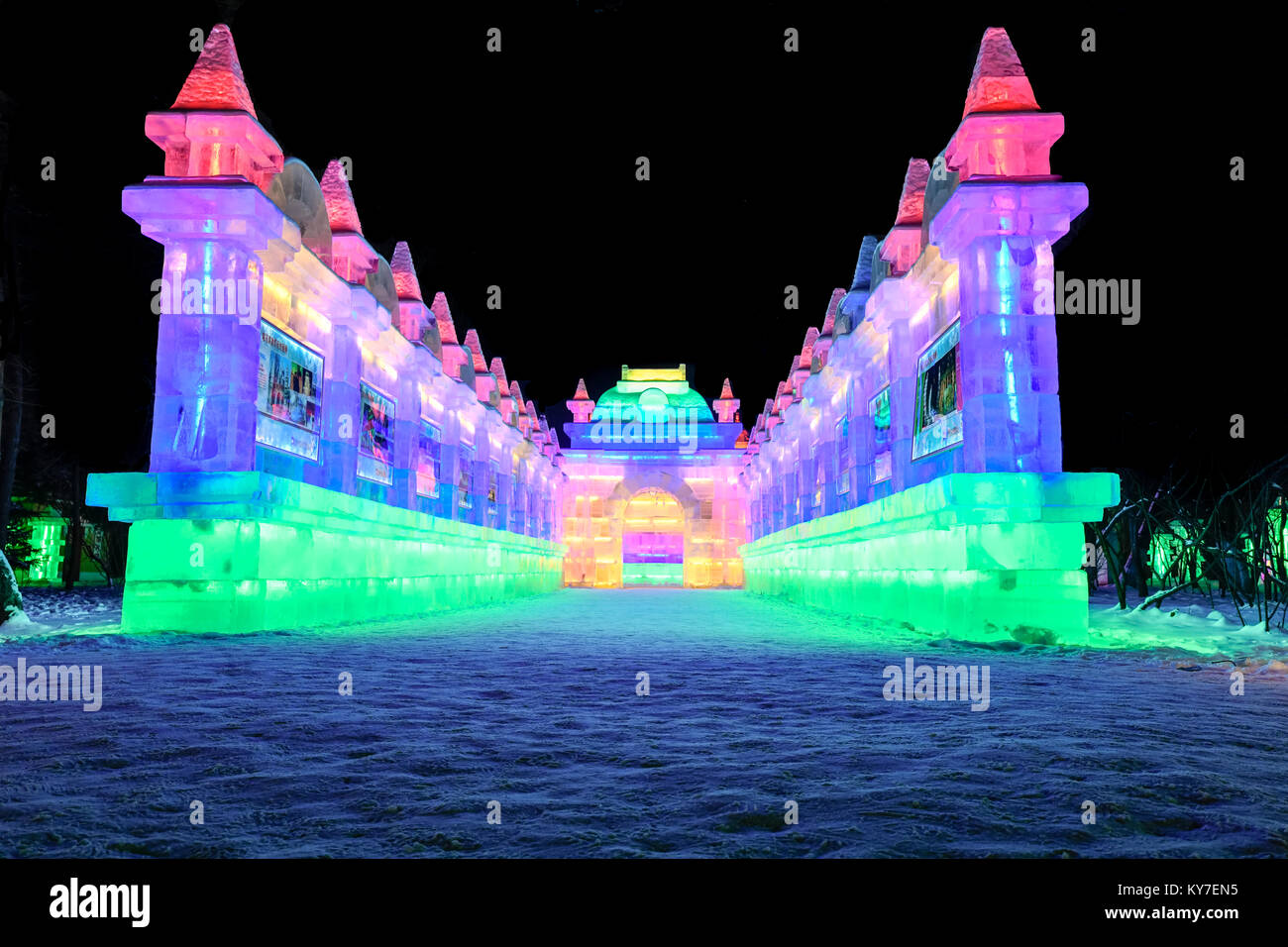 Harbin ice festival hi-res stock photography and images - Alamy