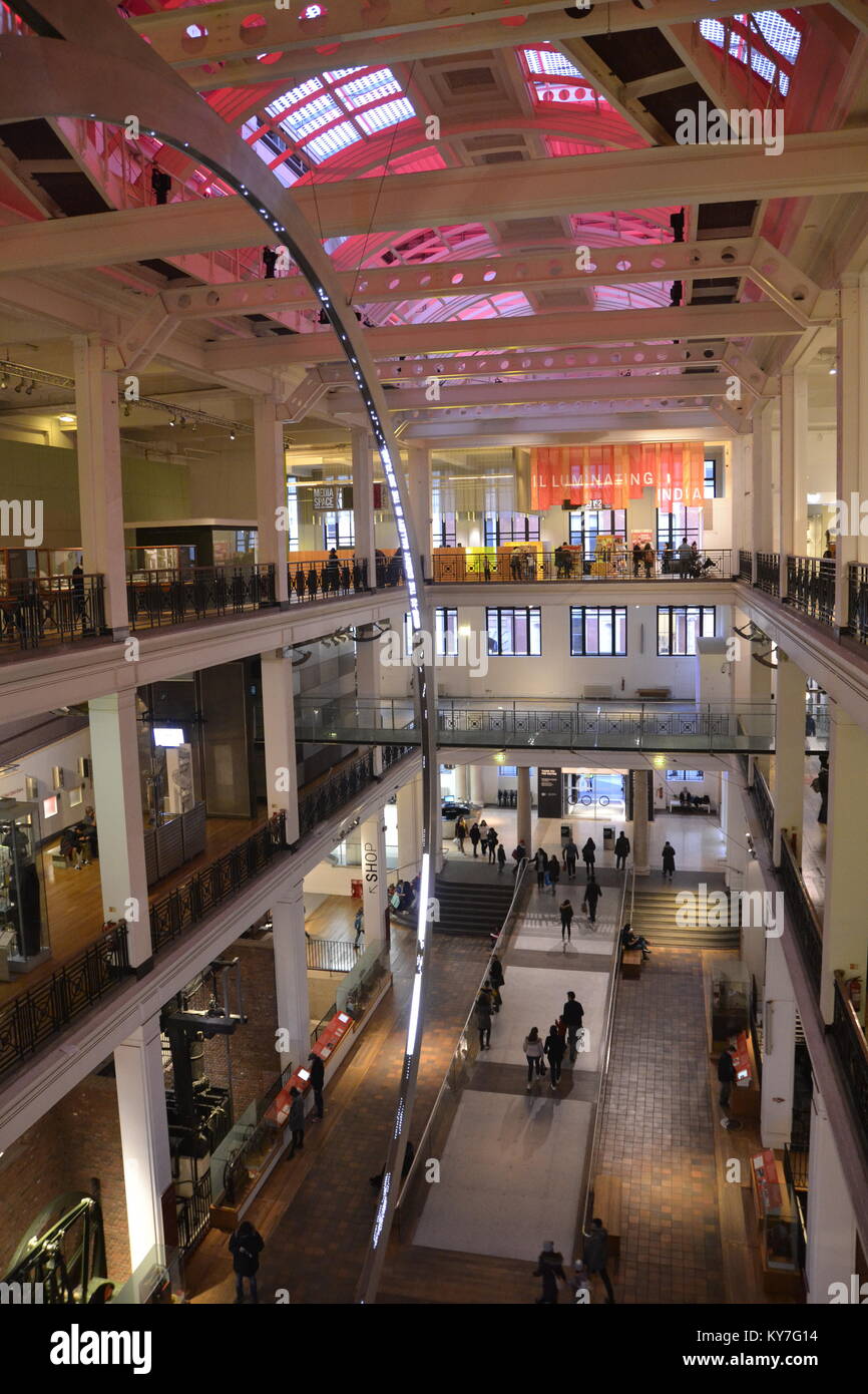 View in the atrium hi-res stock photography and images - Alamy