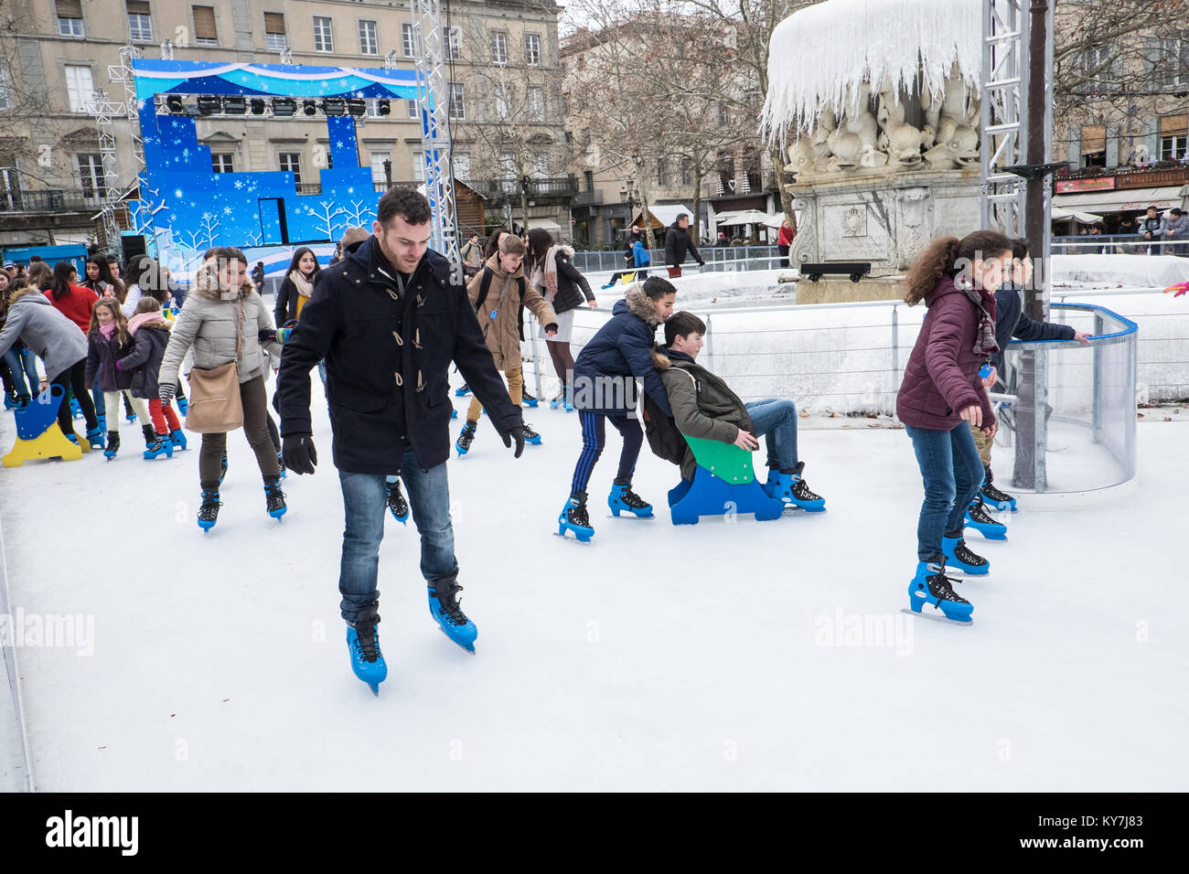 Ice skating rink outdoor france hi-res stock photography and images - Alamy