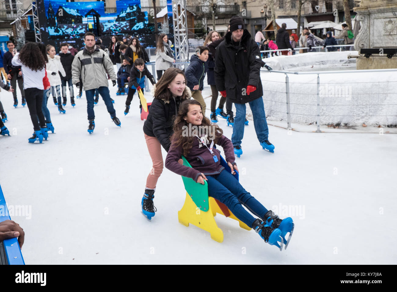 Ice skating rink outdoor france hi-res stock photography and images - Alamy