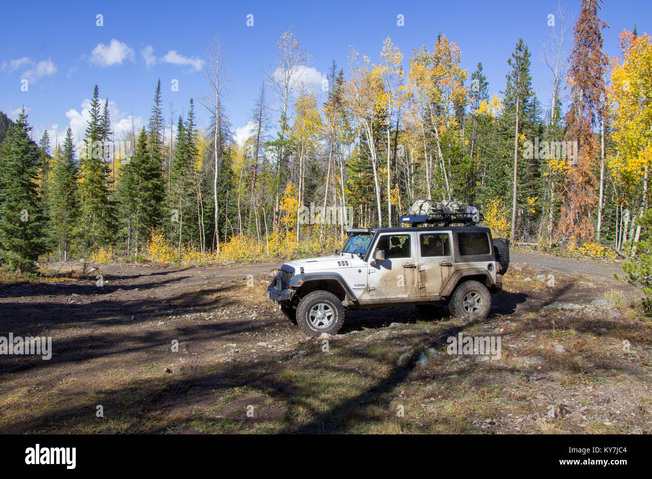 Fall rustic jeep hi-res stock photography and images - Alamy