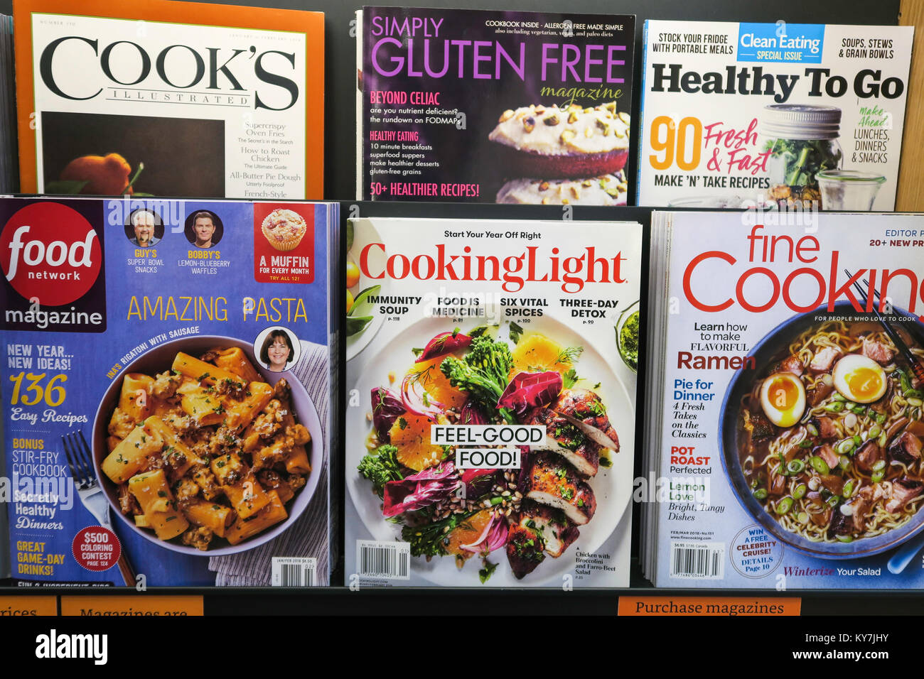 Magazines at AmazonBooks on W. 34th Street, NYC, USA Stock Photo - Alamy