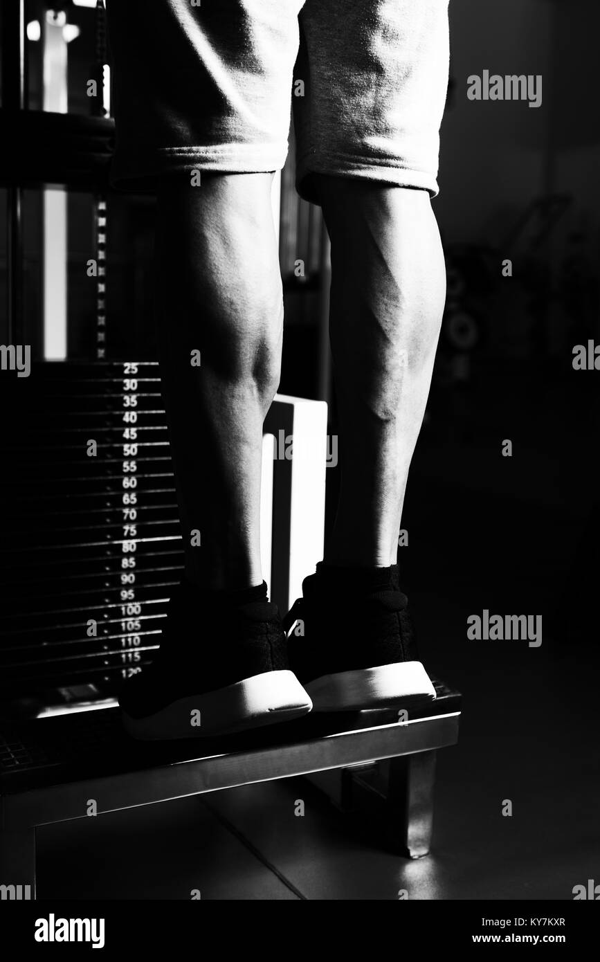 Bodybuilders Legs Shot Close Up In A Gym In Workout Stock Photo - Alamy