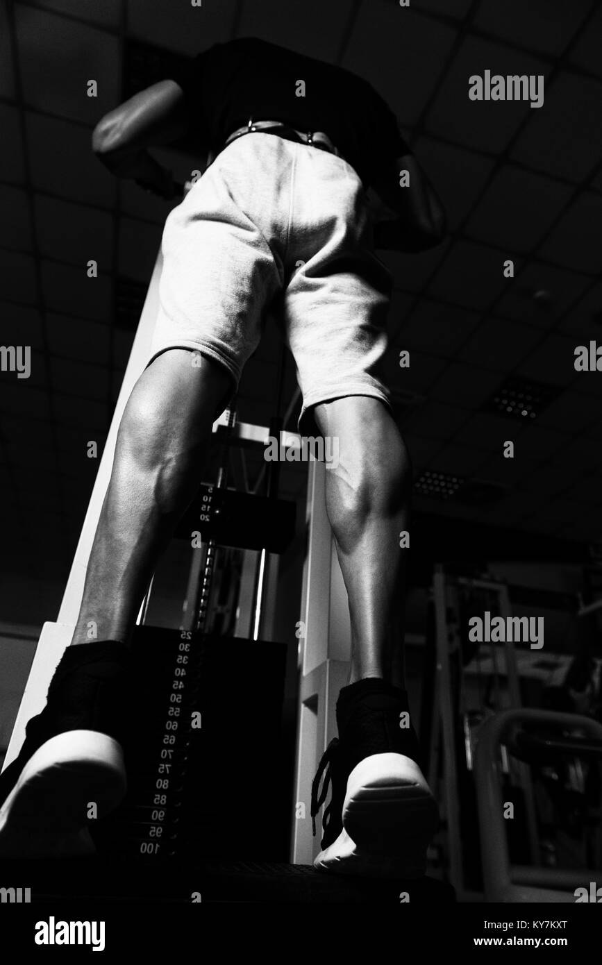 Bodybuilders Legs Shot Close Up In A Gym In Workout Stock Photo - Alamy