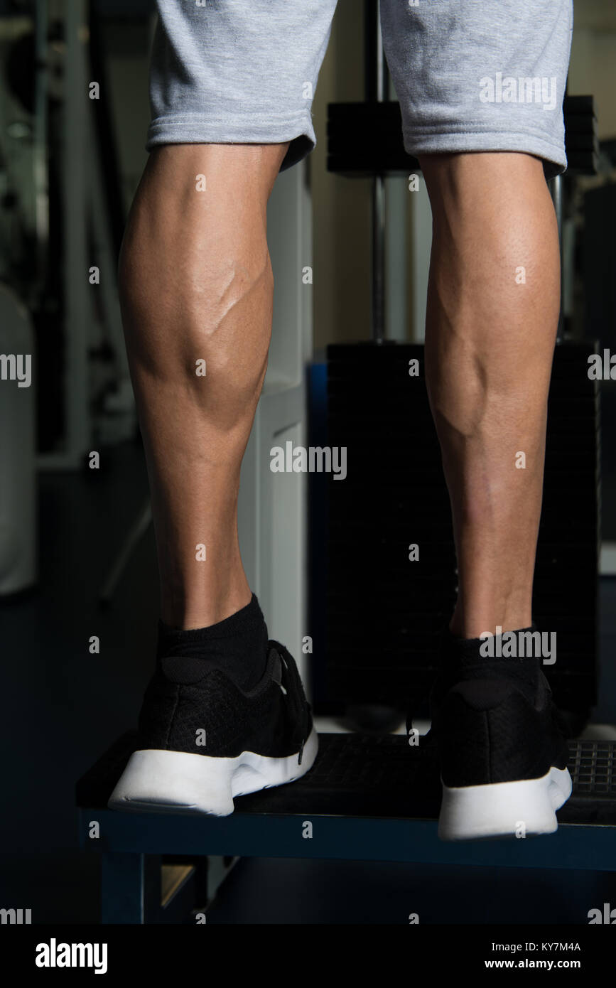 Bodybuilders Legs Shot Close Up In A Gym In Workout Stock Photo - Alamy