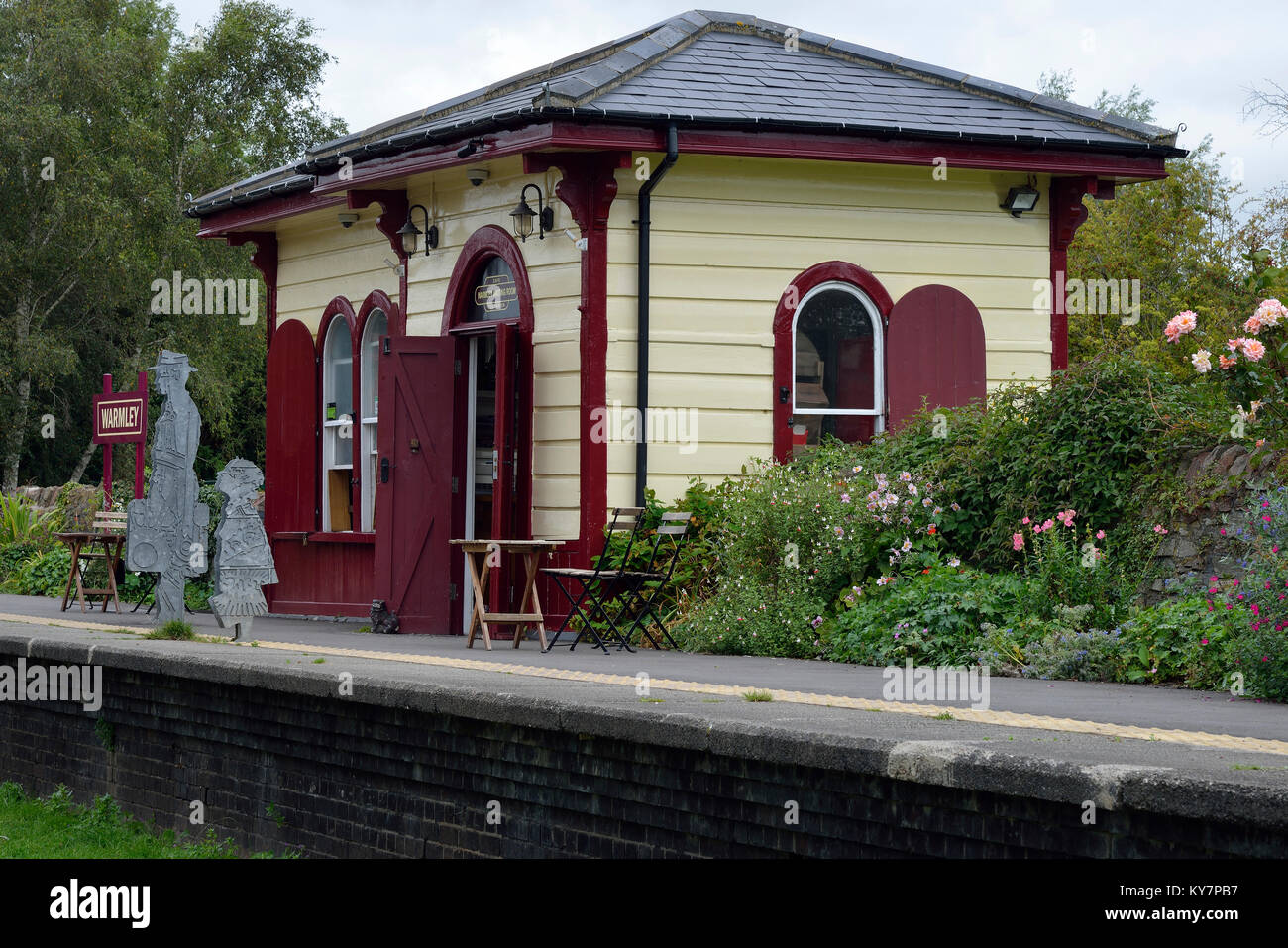Warmley Station Waiting Room Restored and used as a Cafe on the Avon ...
