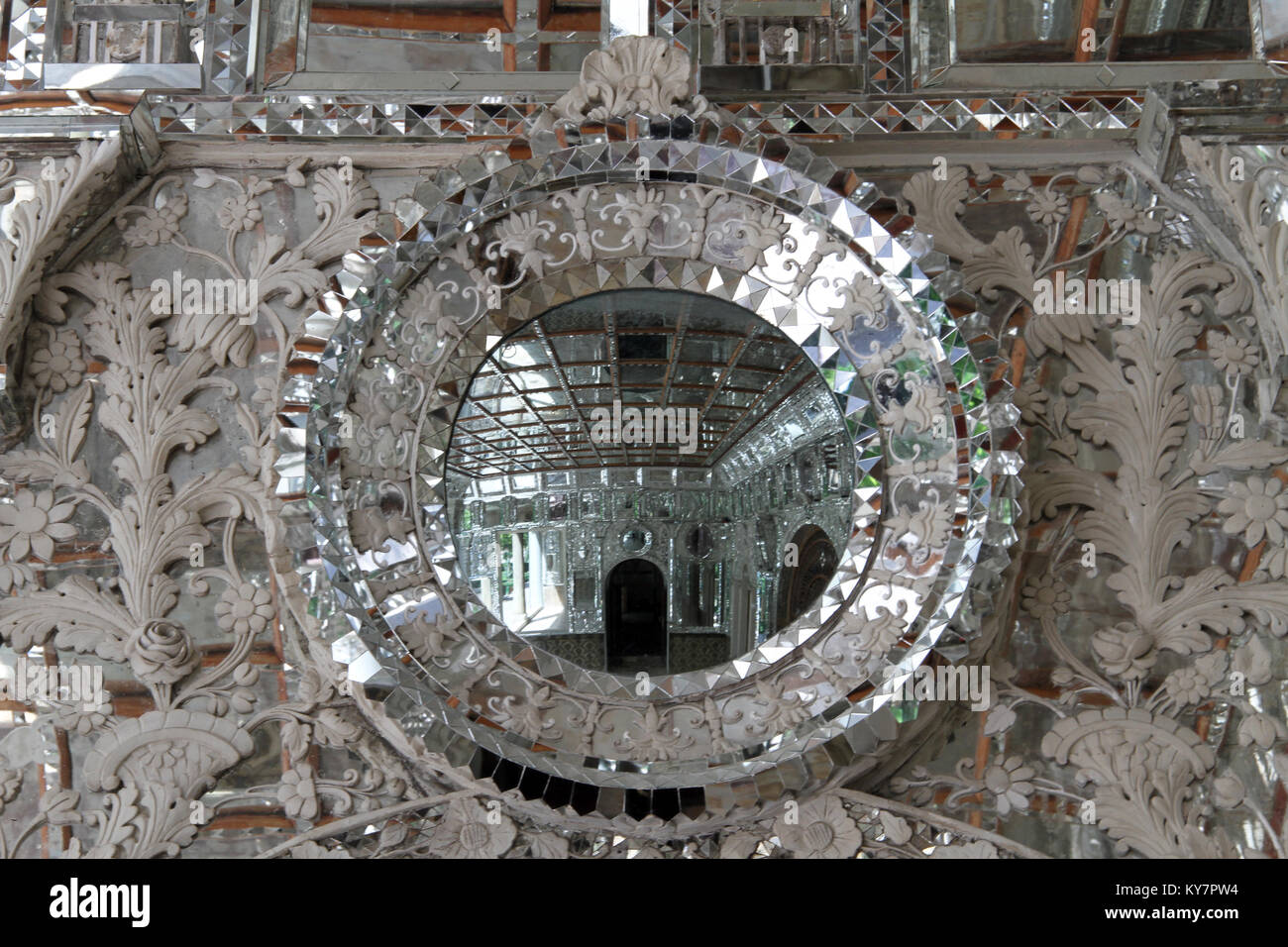 Mirror palace iran hi-res stock photography and images - Alamy
