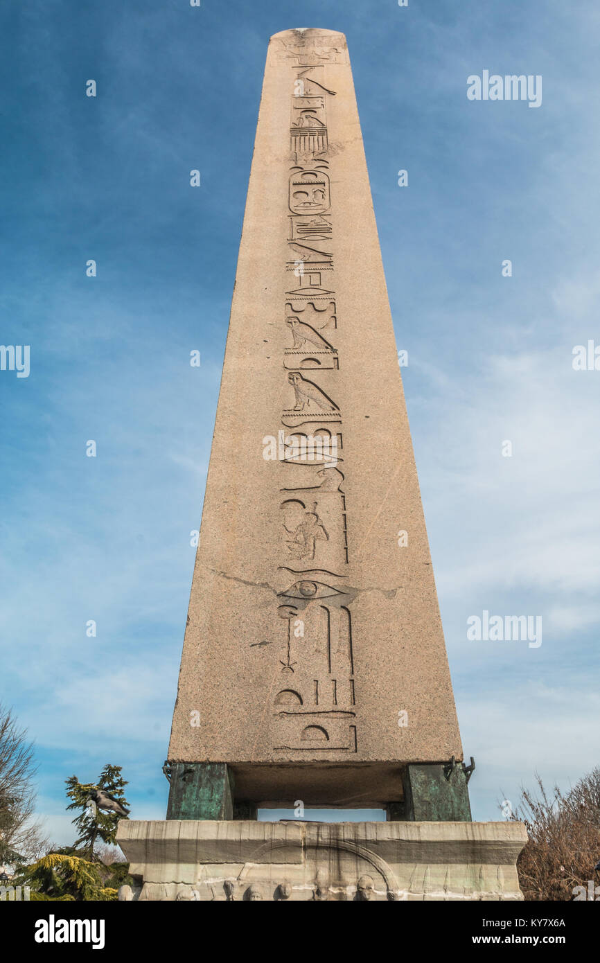 Obelisk built structure hi-res stock photography and images - Alamy