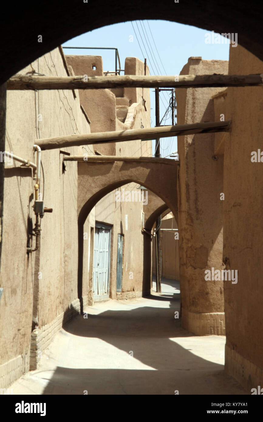 Street in old town in Yazd, Iran Stock Photo - Alamy
