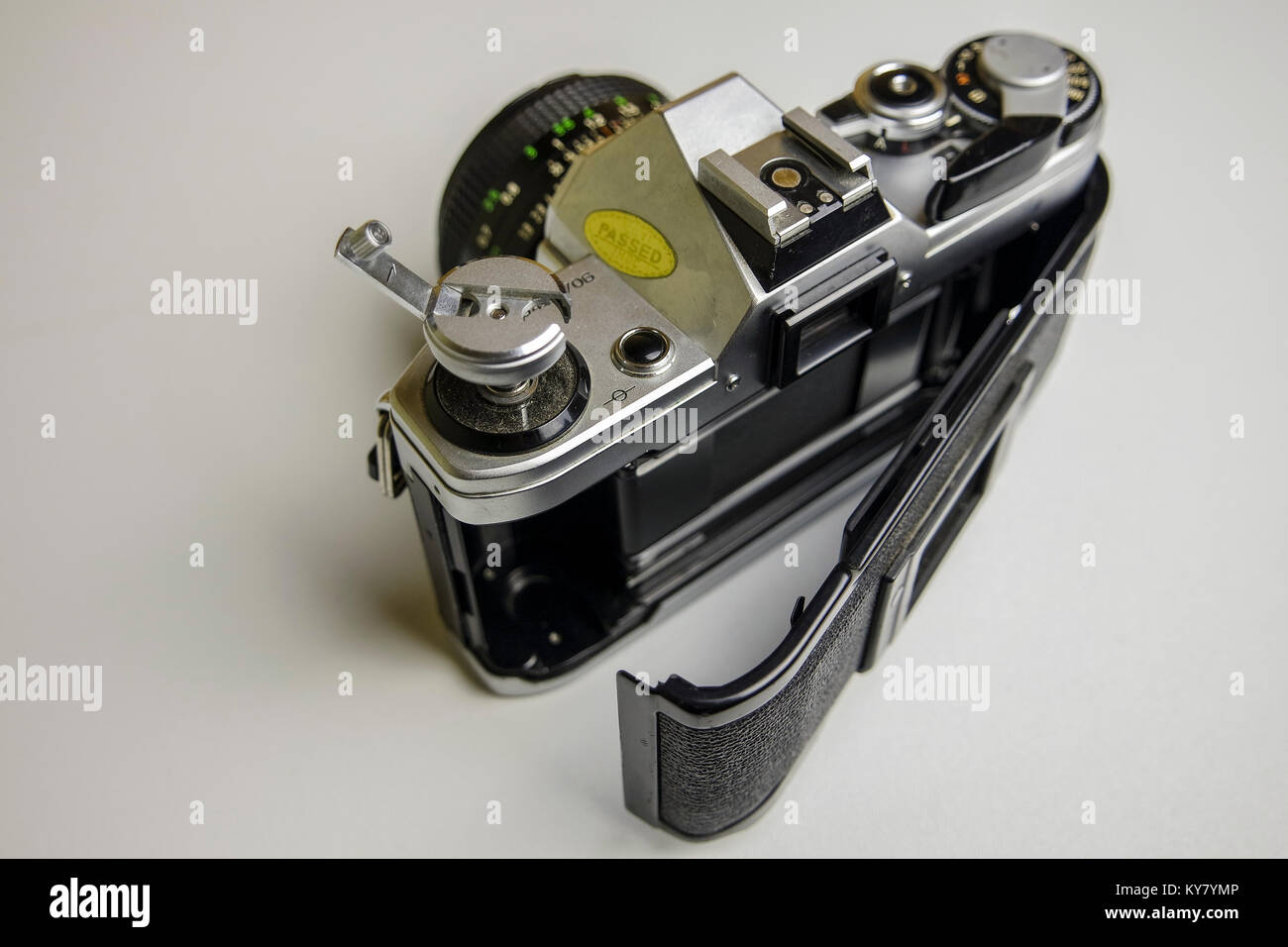 Vintage 35mm Film Camera With Film Compartment Open Stock Photo - Alamy