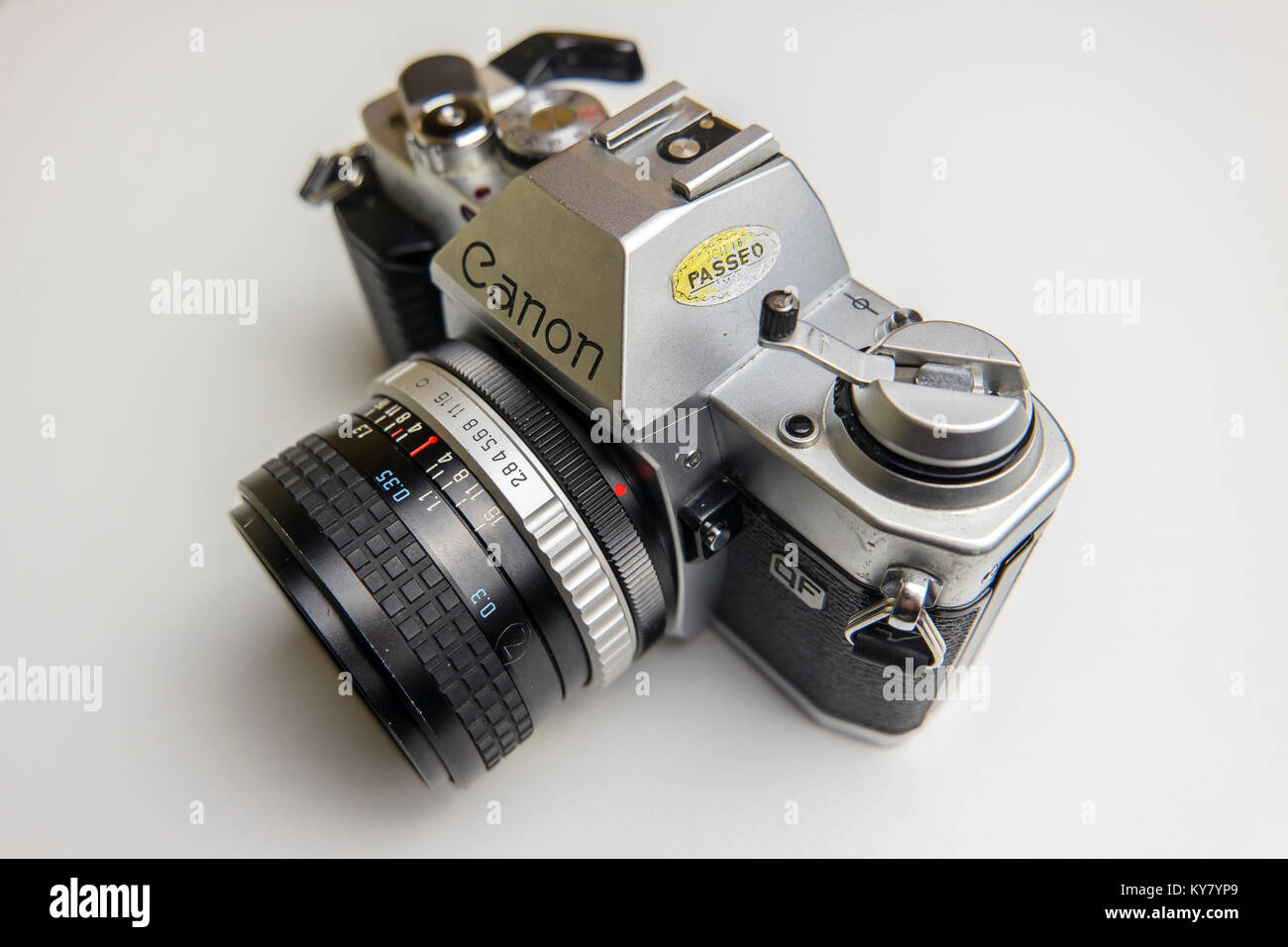 Vintage 35mm Film Camera Controls Stock Photo - Alamy Vintage 35mm Film Camera Controls Stock Photo - Alamy