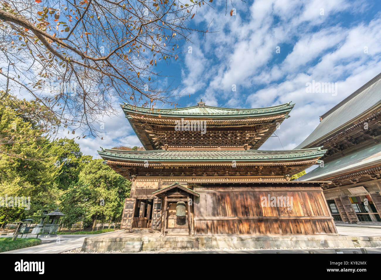 Kencho-ji temple, Butsuden Hall and Hatto (lecture hall) or Dharma Hall ...