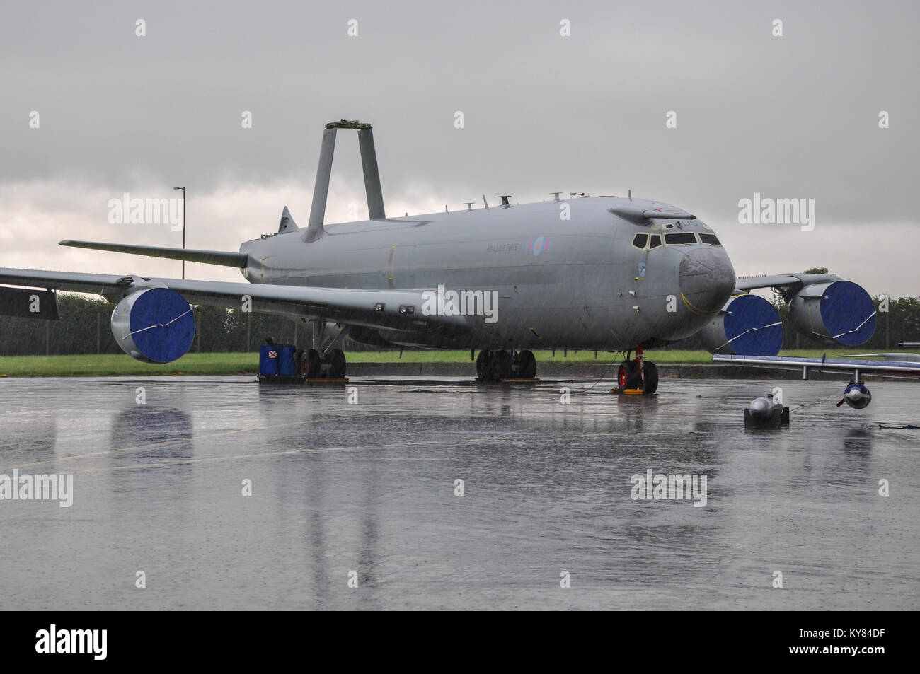 Boeing E-3D Sentry ZH105 stripped down for airframe life testing. In ...