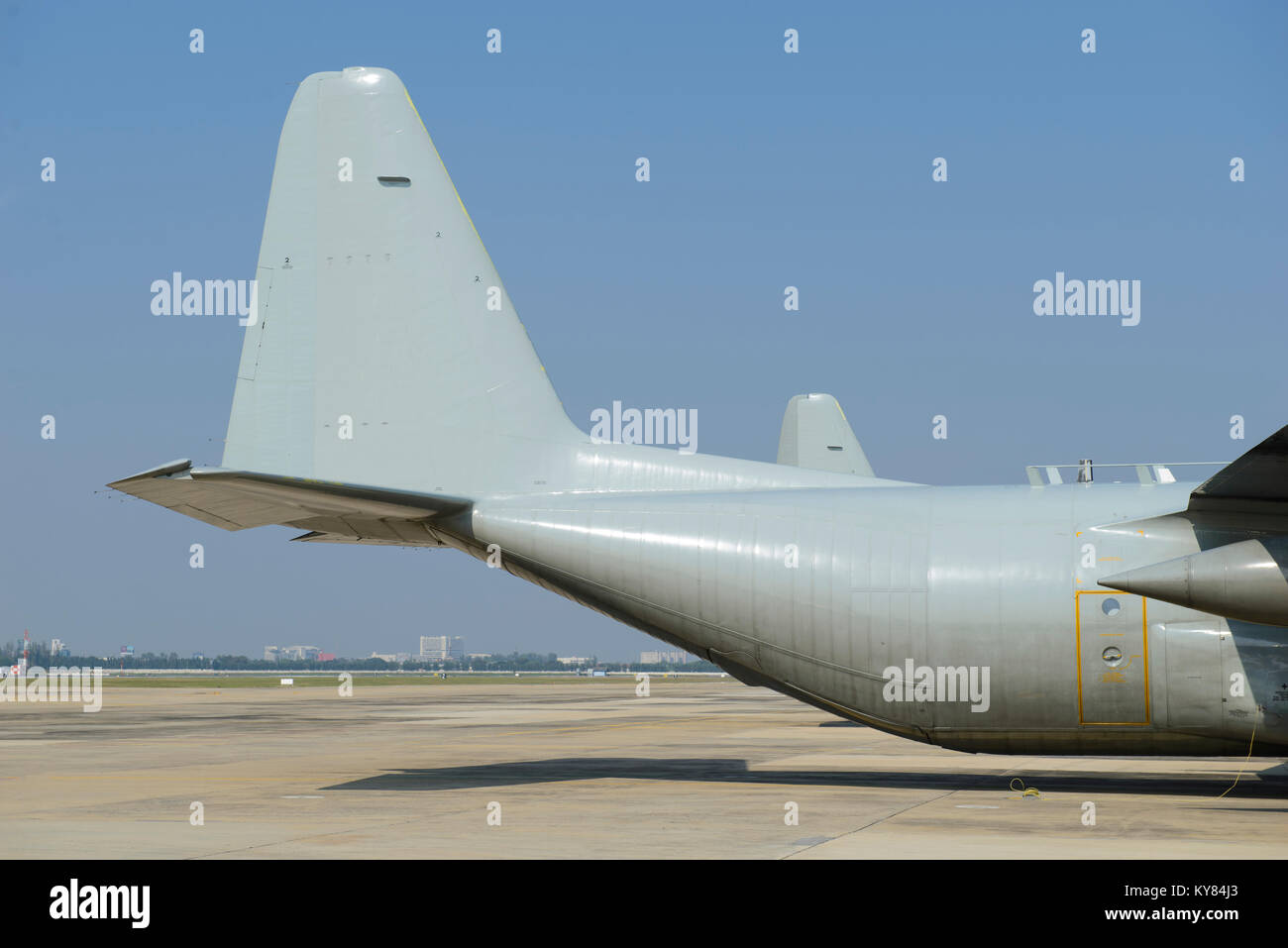 Aircraft rear door hi-res stock photography and images - Alamy