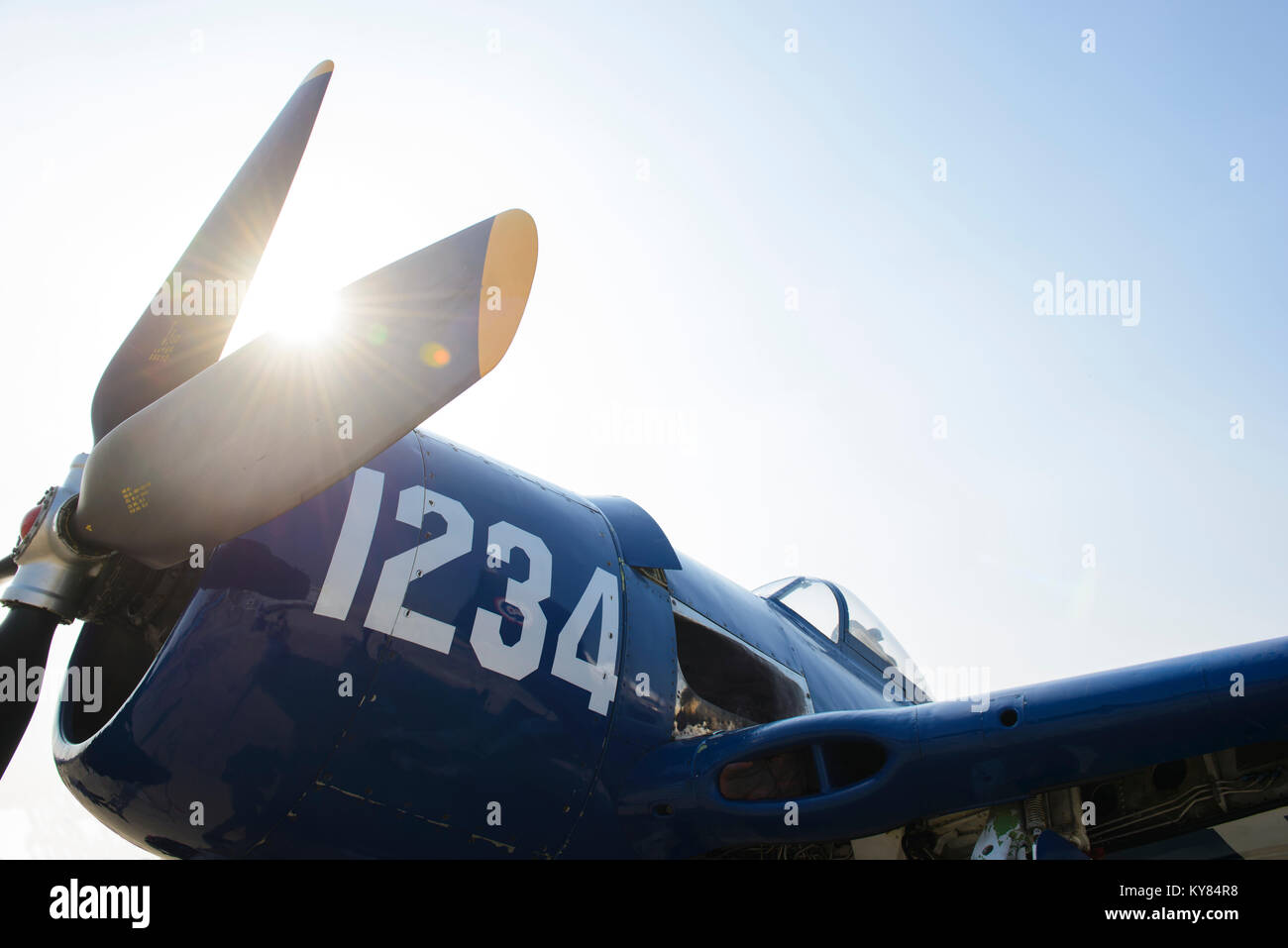 Vintage propeller airplane hi-res stock photography and images - Alamy