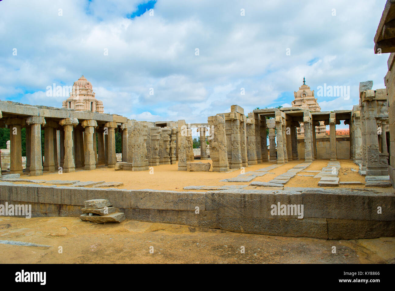 Vijayanagara architecture hi-res stock photography and images - Alamy