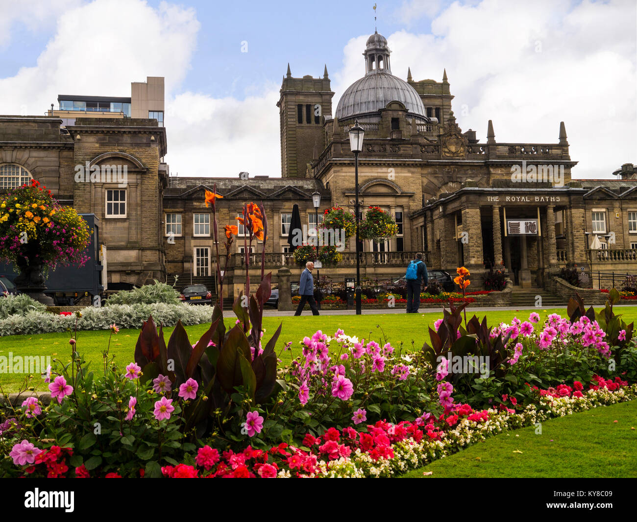 Architecture buildings harrogate victorian hi-res stock photography and ...