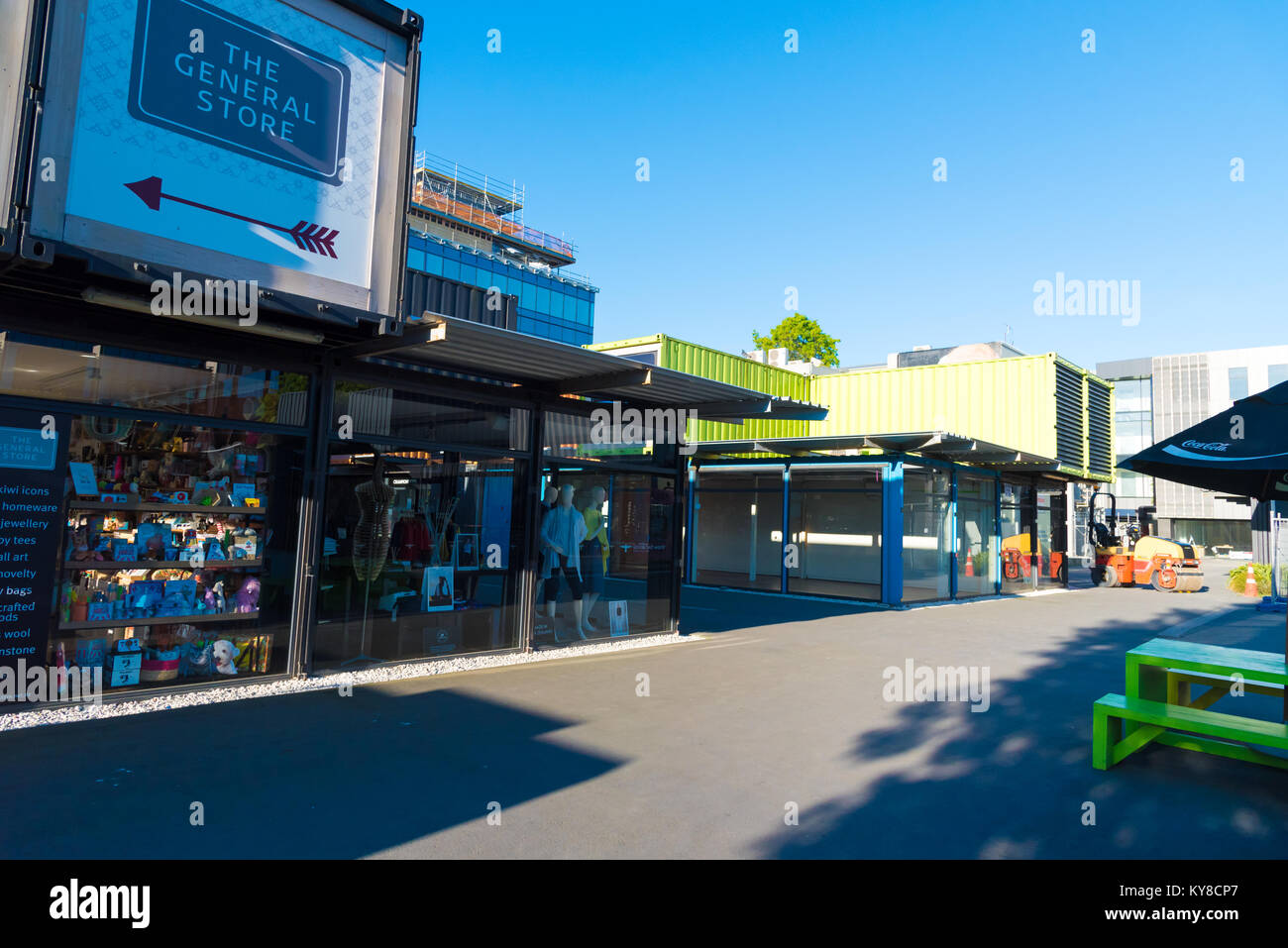 Shipping container shops hi-res stock photography and images - Alamy