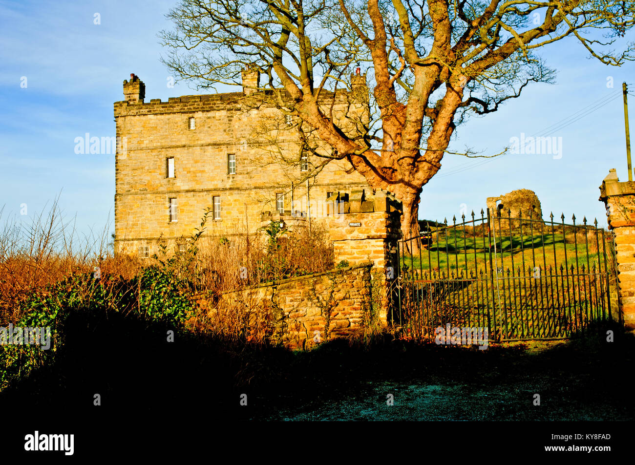 Crayke castle hi-res stock photography and images - Alamy