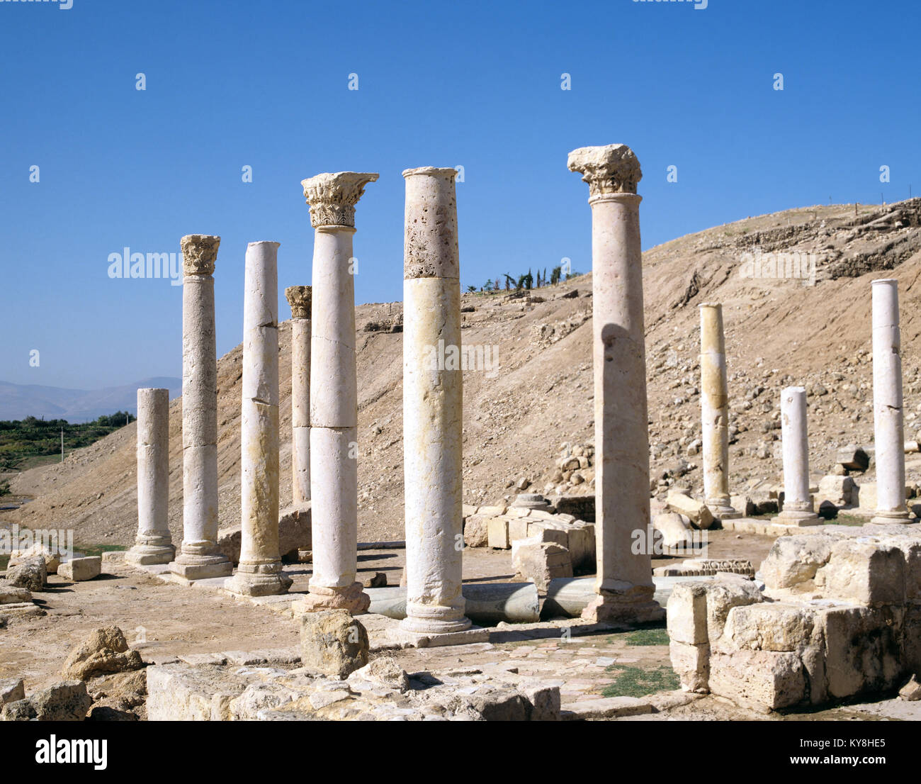 2212. Roman remains, Pella (Fahl), Irbid Gov, Jordan Stock Photo - Alamy
