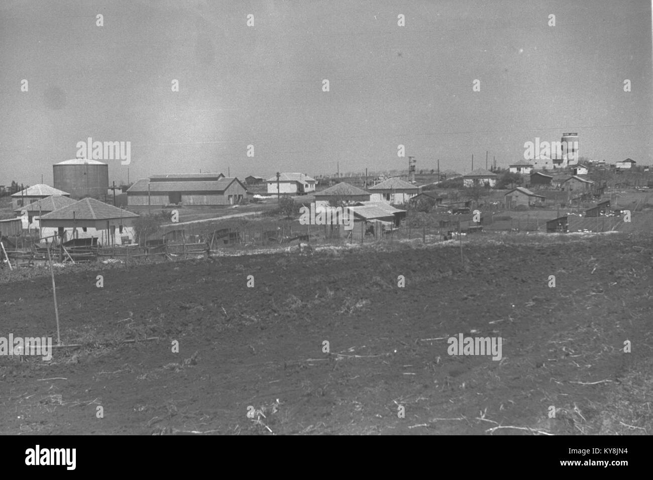 MOSHAV BEIT YITZHAK. מושב בית יצחק.D27-041 Stock Photo - Alamy