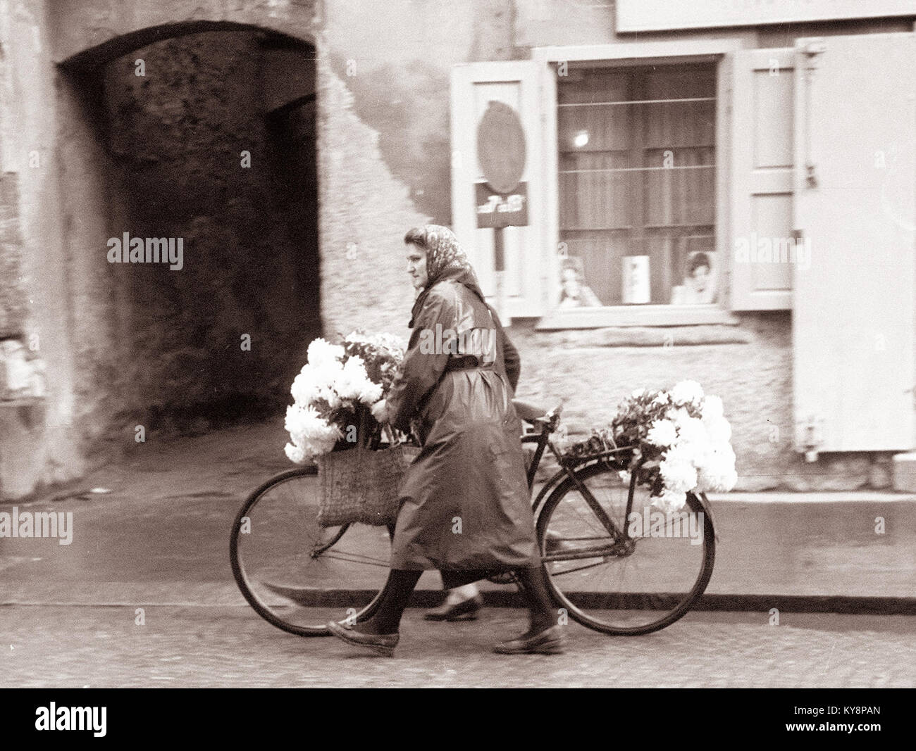 'Roze za dan mrtvih' (Roses for the Day of the Dead) is a 1961 artwork ...