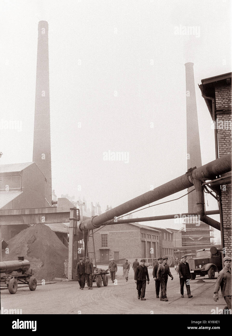 Sulfuric acid production hi-res stock photography and images - Alamy